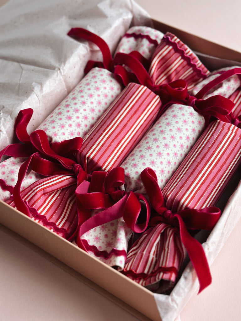 *New* Christmas Reversible – Happy Crackers