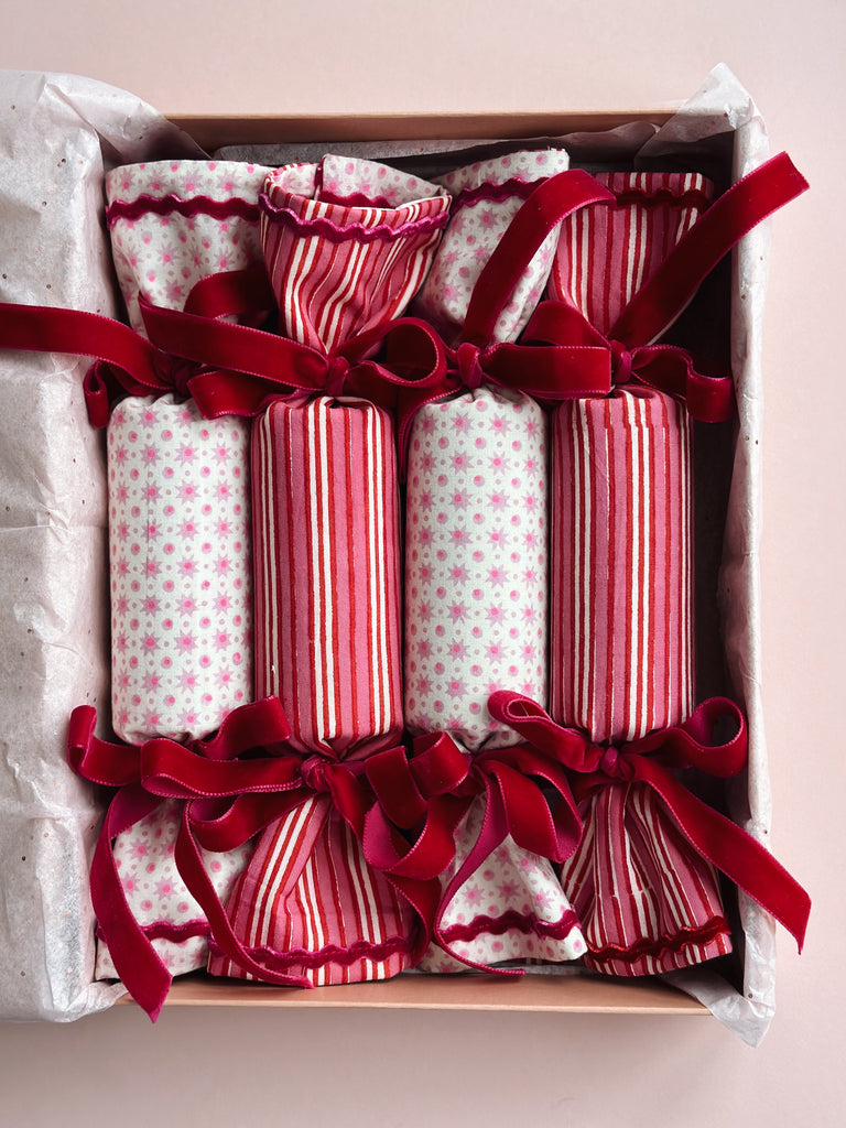 *New* Christmas Reversible – Happy Crackers