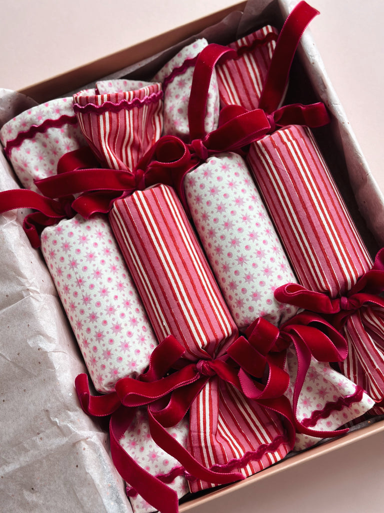 *New* Christmas Reversible – Happy Crackers