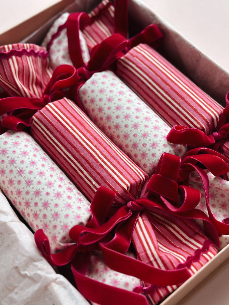 *New* Christmas Reversible – Happy Crackers