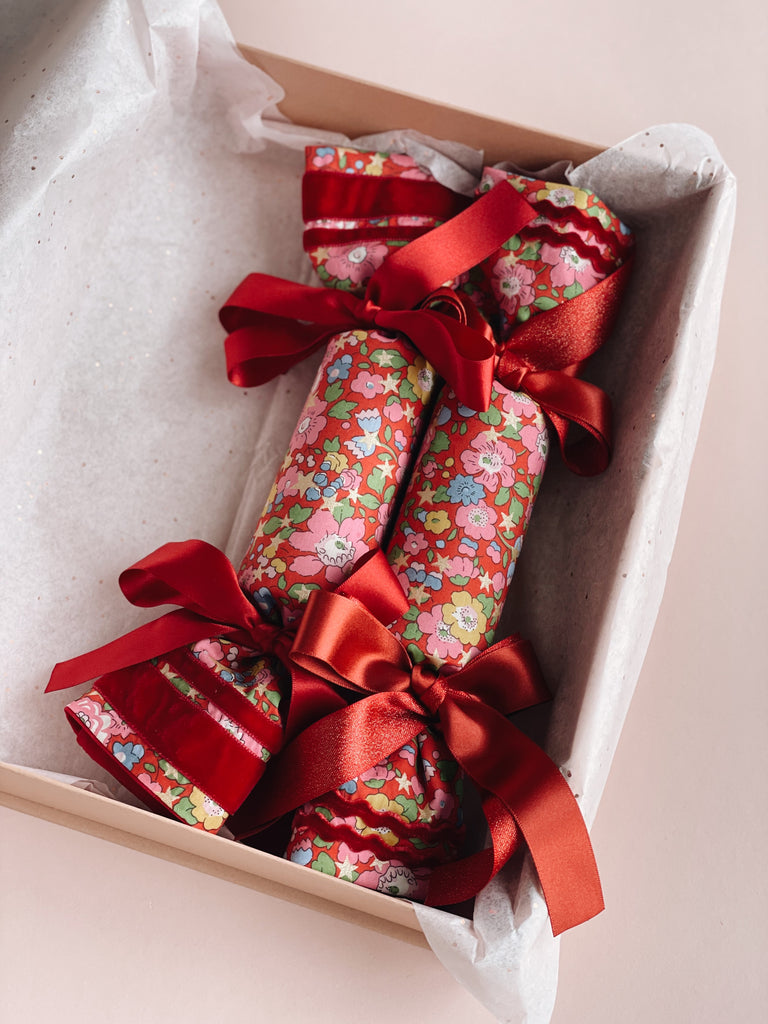 Betsy Star Red – Happy Crackers