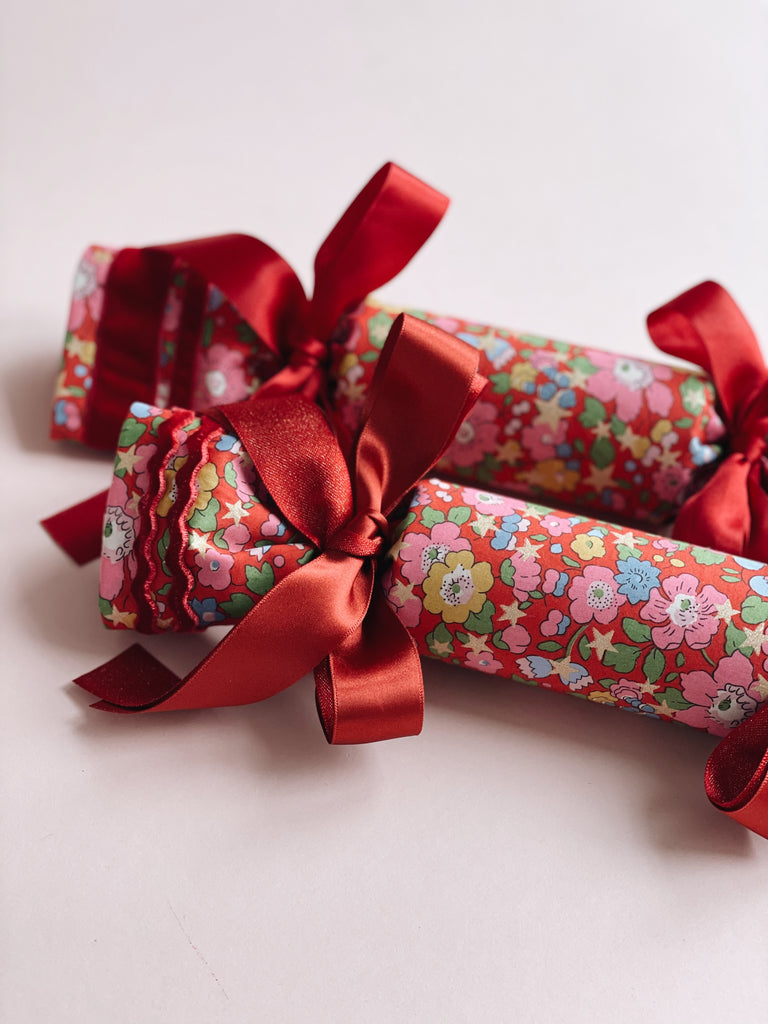 Betsy Star Red – Happy Crackers