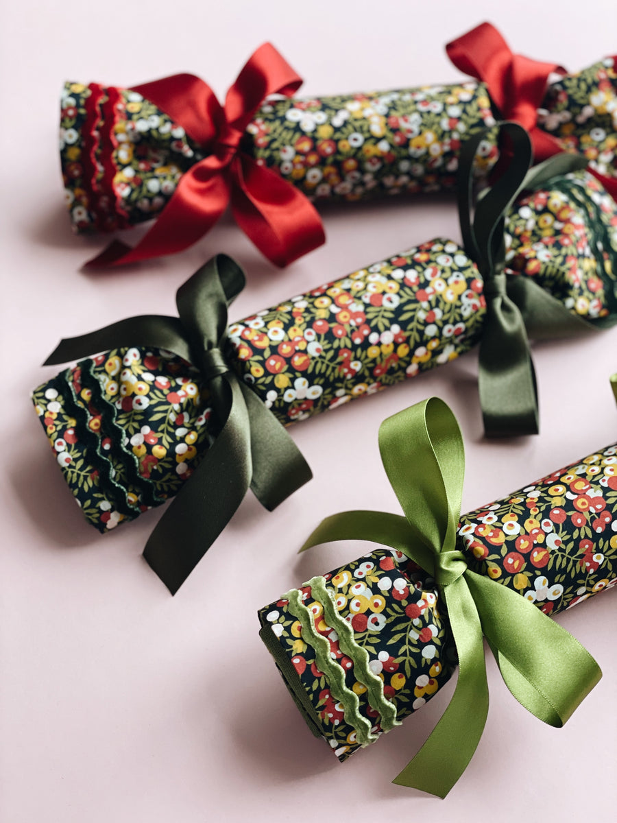 Wiltshire Dark Green – Happy Crackers