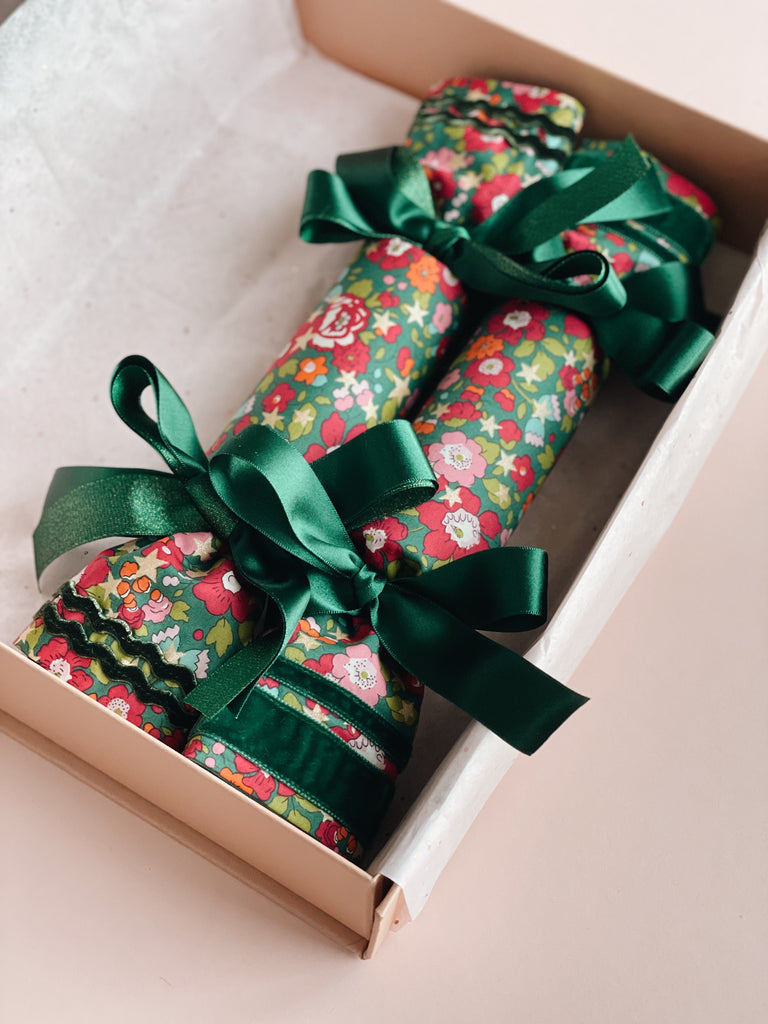 Betsy Star Dark Green – Happy Crackers