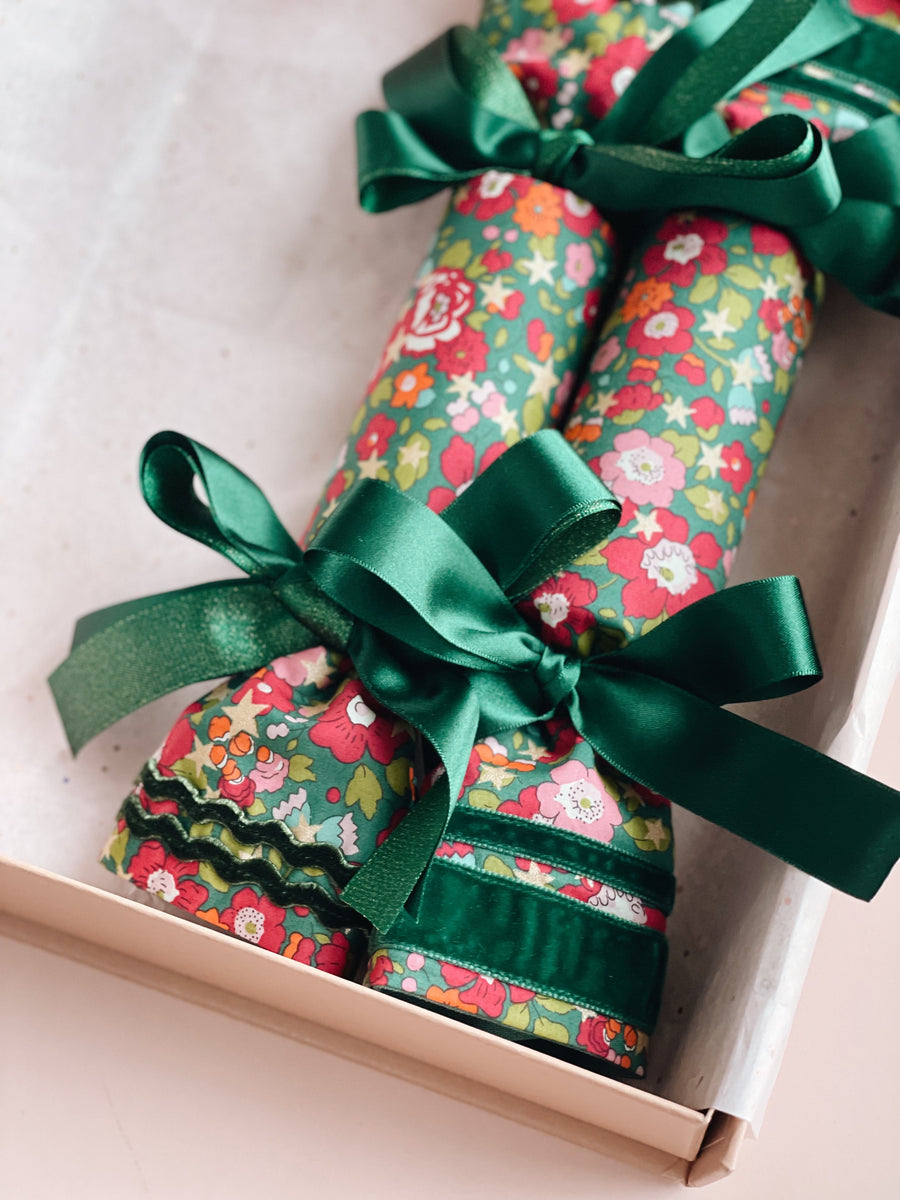 Betsy Star Dark Green – Happy Crackers