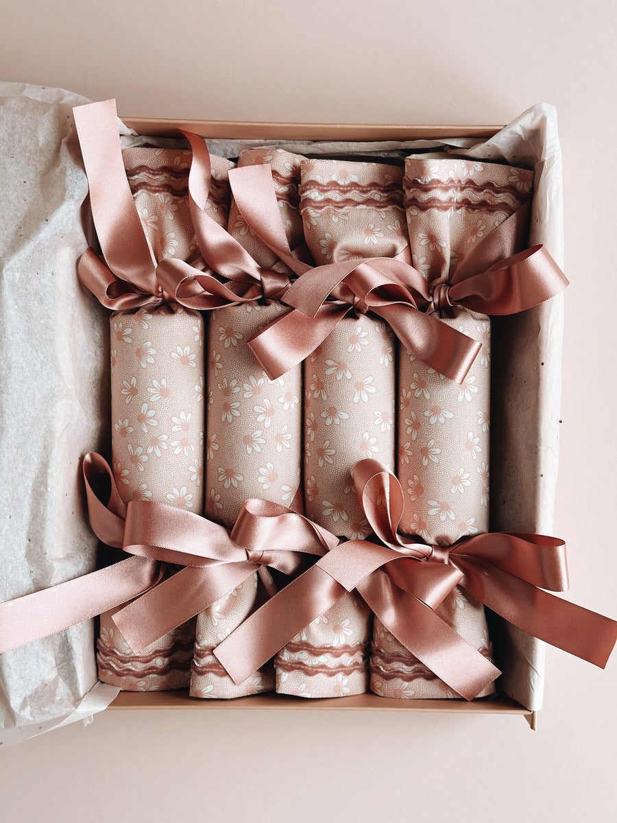 Daisy Pink – Happy Crackers