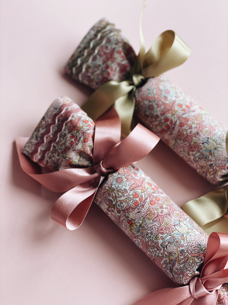 Strawberry Thief Pink – Happy Crackers