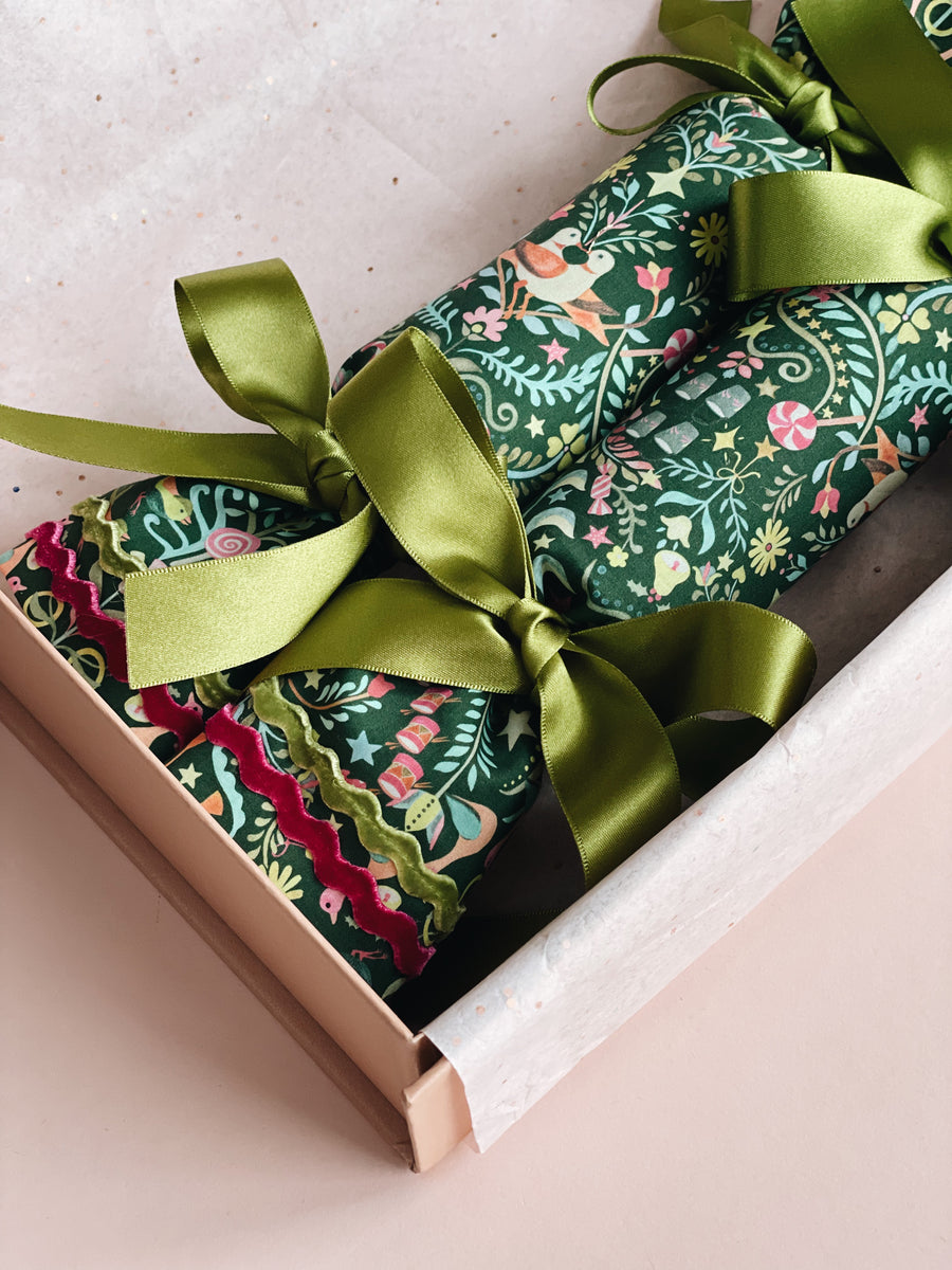 12 Days of Christmas Green – Happy Crackers