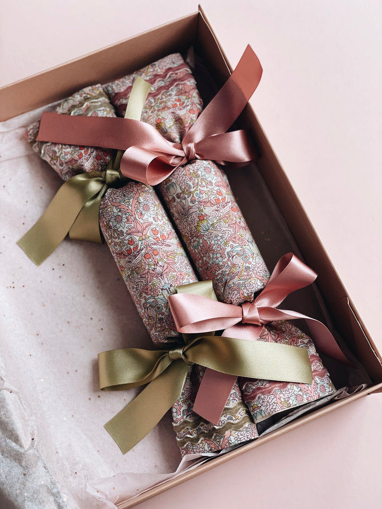 Strawberry Thief Pink – Happy Crackers