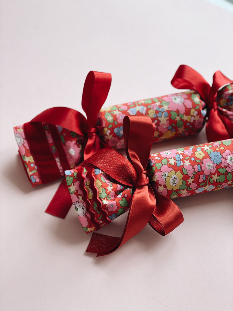 Betsy Star Red – Happy Crackers