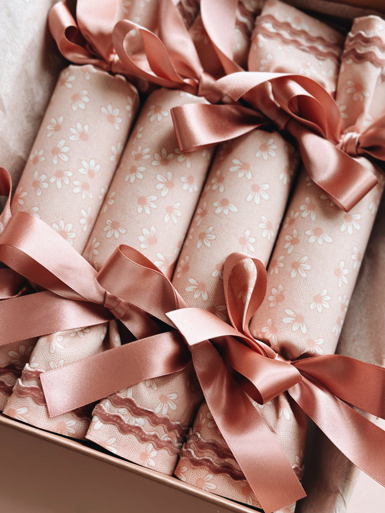 Daisy Pink – Happy Crackers