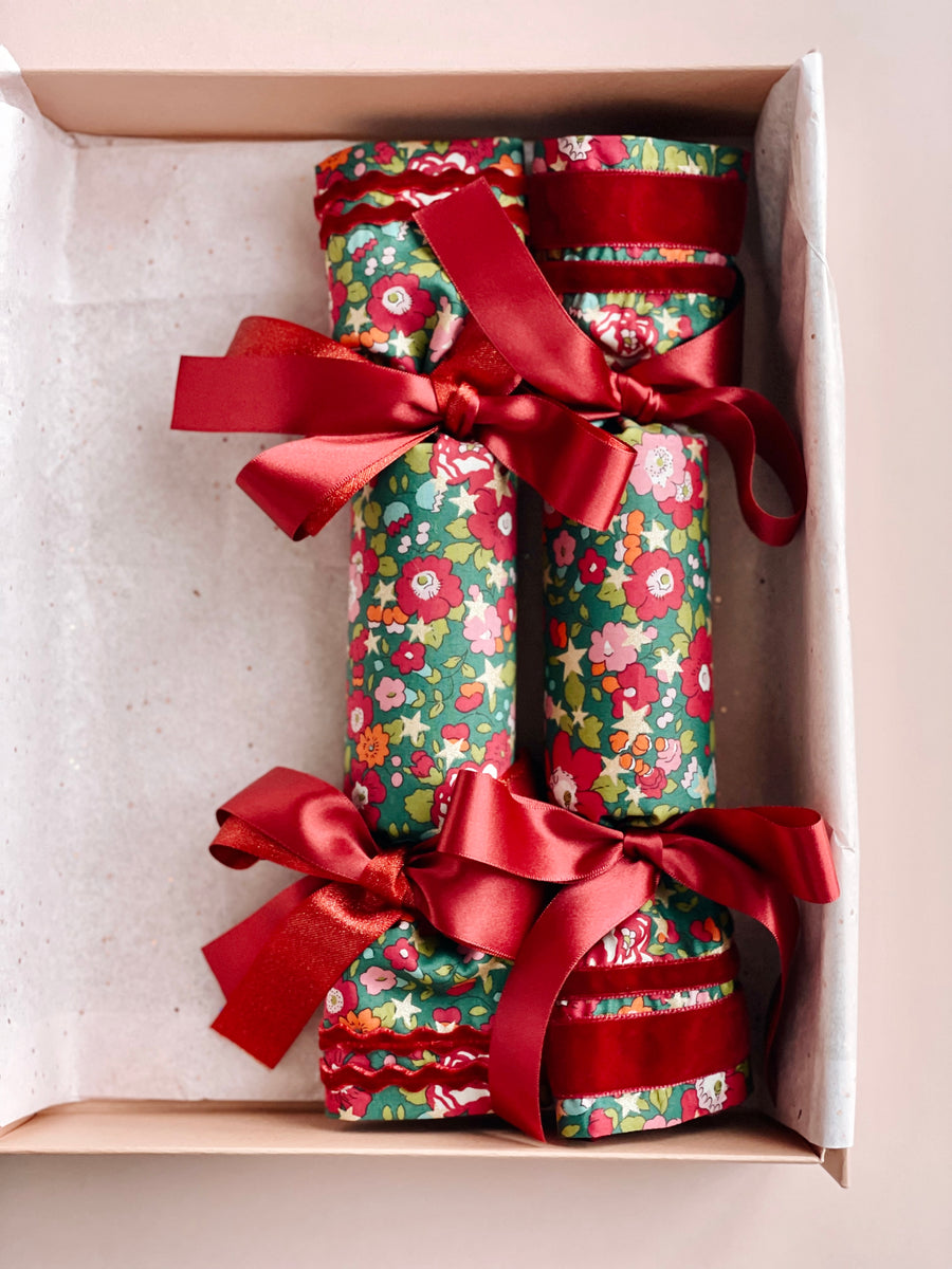 Betsy Star Green Red – Happy Crackers