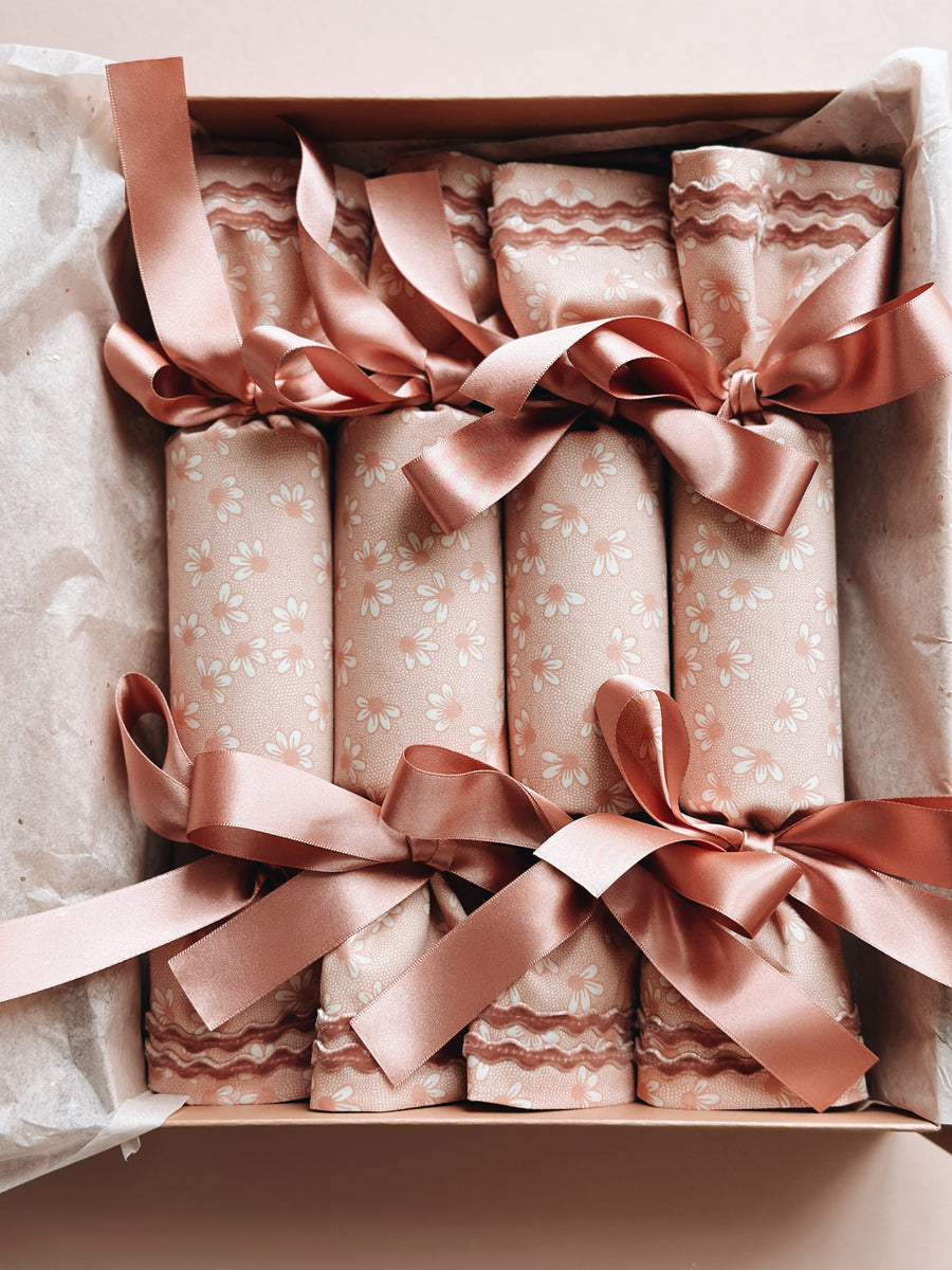 Daisy Pink – Happy Crackers